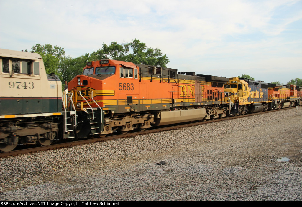 BNSF 5683